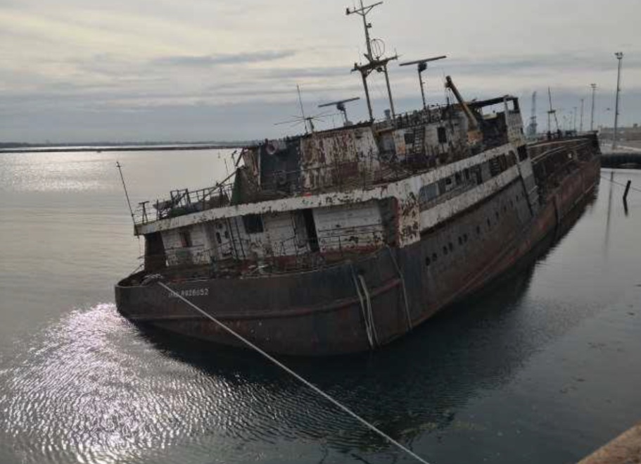 Ravenna, diventa realtà la rimozione del primo dei tre relitti di navi ...